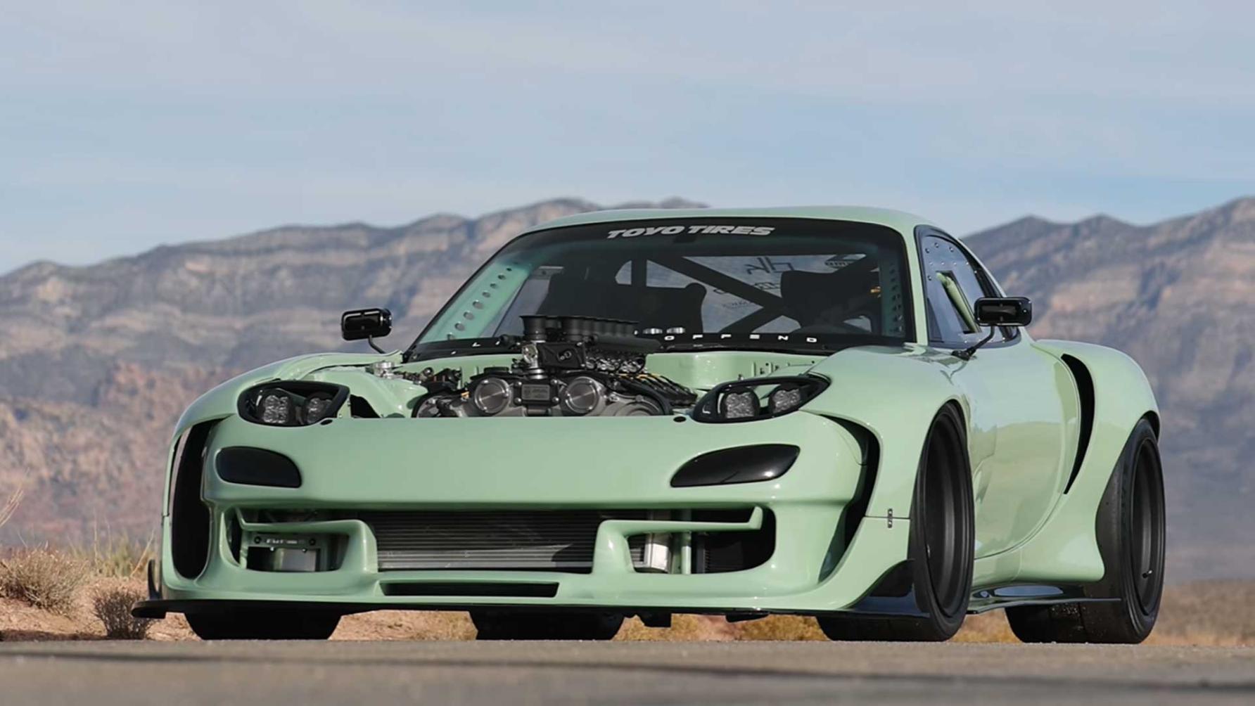 Deze Mazda RX-7 kreeg de V12 van een Pagani Zonda - TopGear