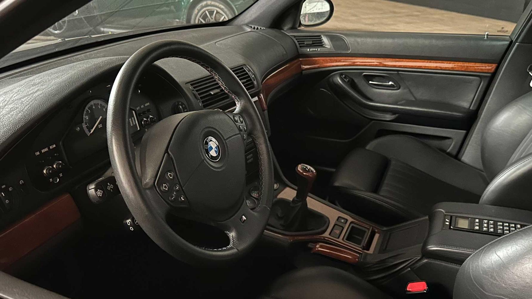 Kooptip: Deze BMW M5 kreeg van Volkswagen een W10-motor - TopGear