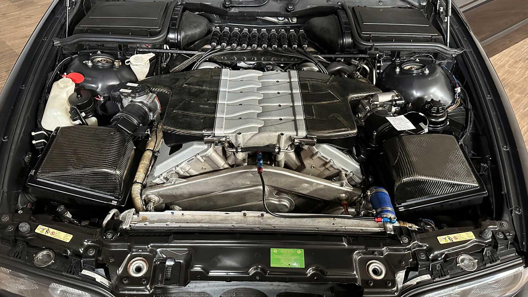 Kooptip: Deze BMW M5 kreeg van Volkswagen een W10-motor - TopGear