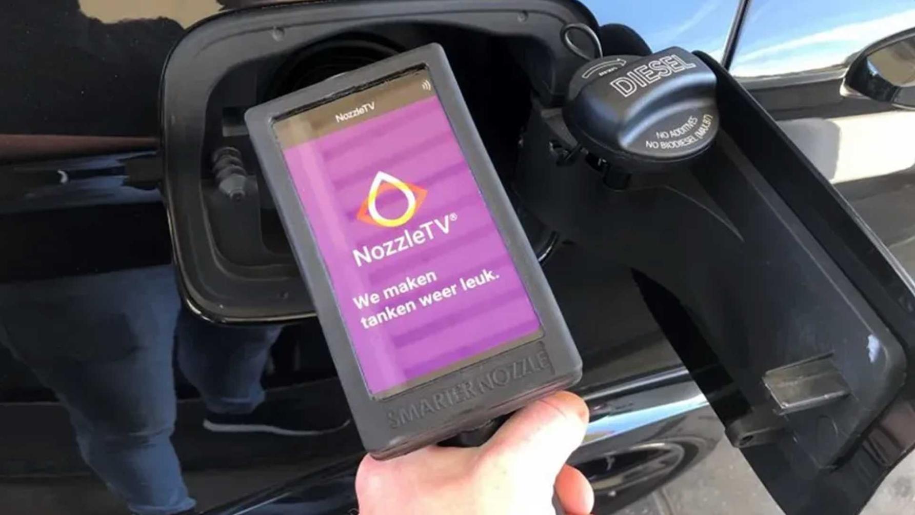 Binnenkort scherm op vulpistool bij Nederlandse tankstations