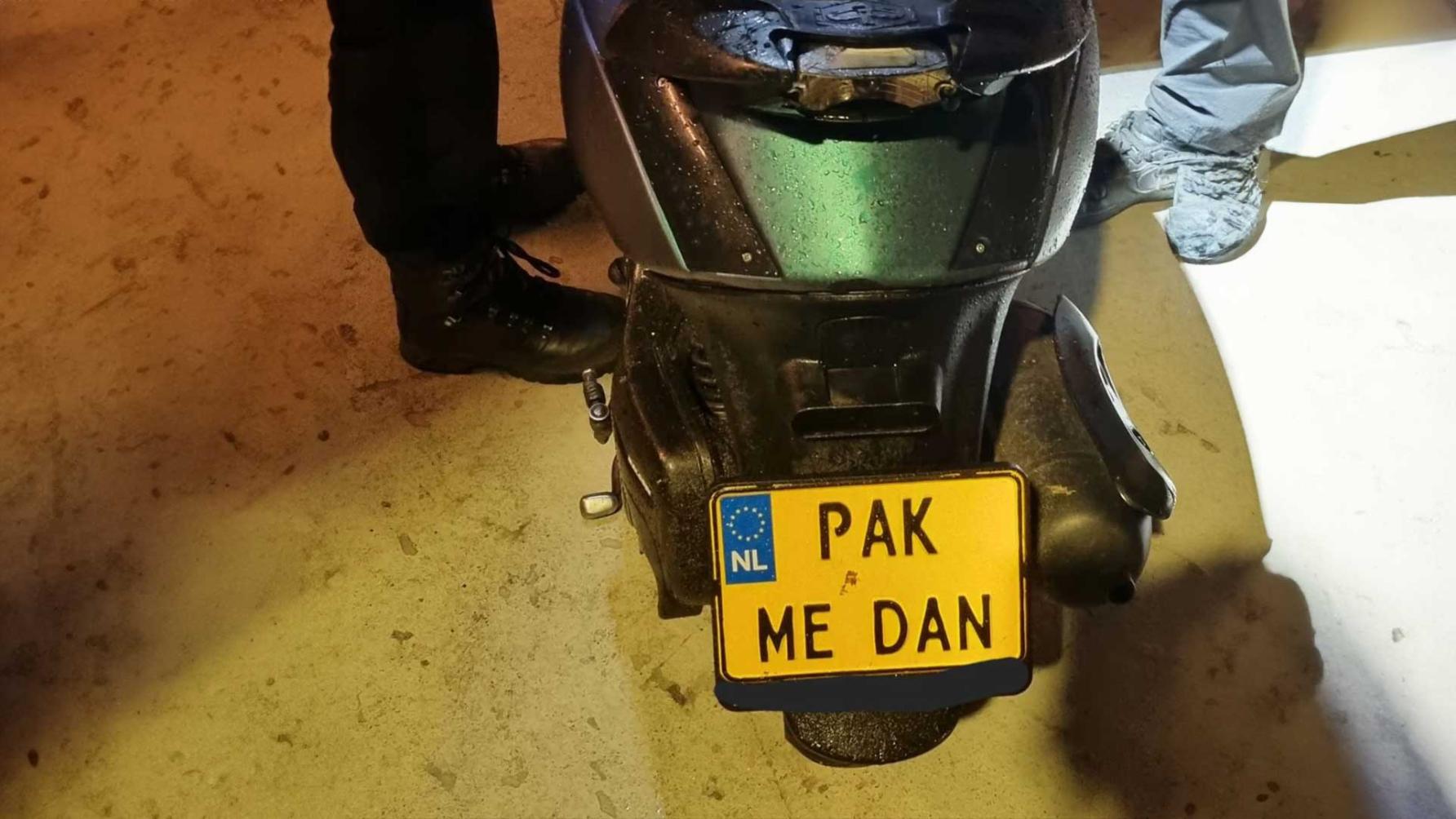 Politie pakt bestuurder met kenteken 'pak me dan'