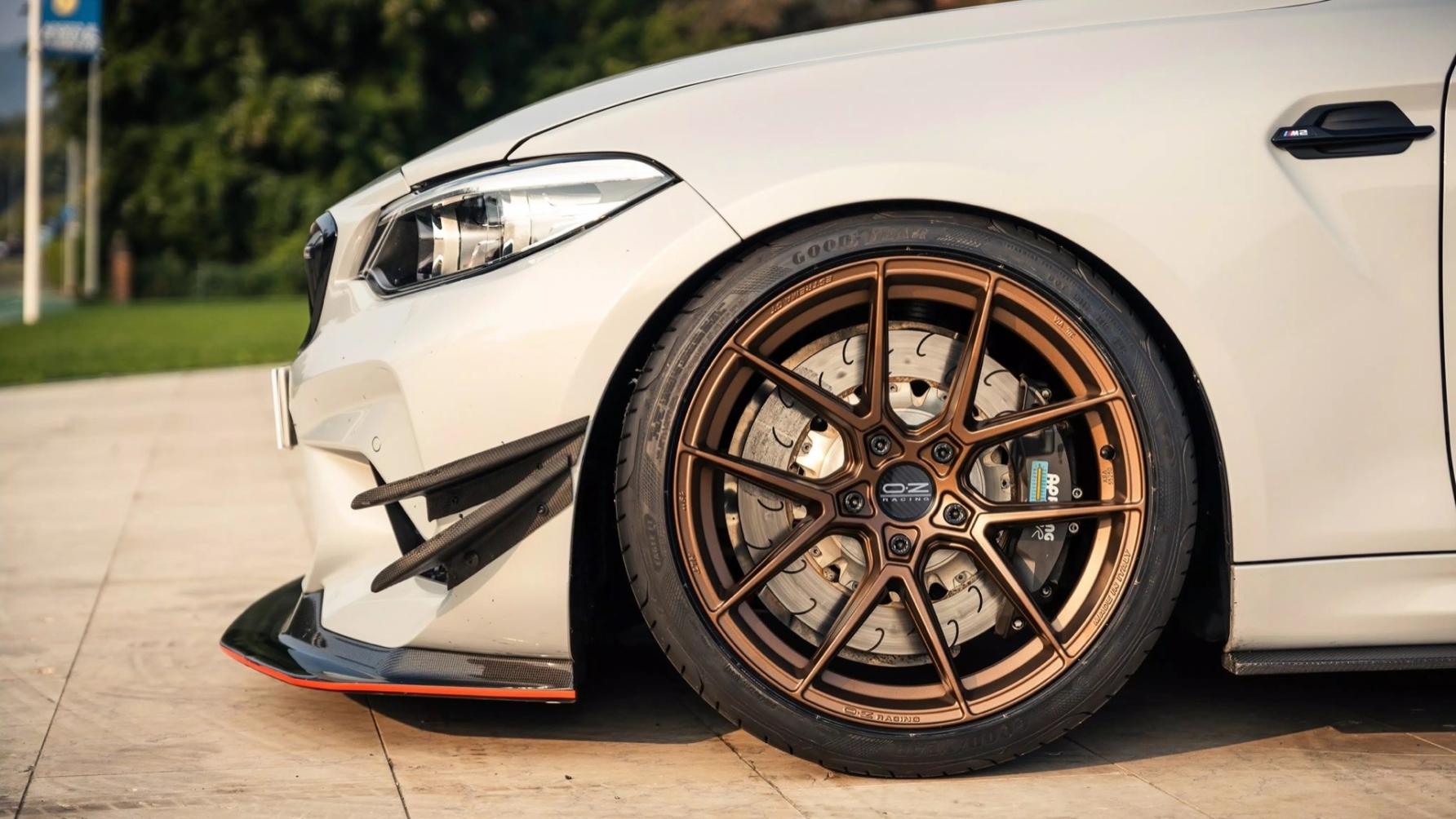 Passen deze velgen onder mijn auto? Dit moet je weten