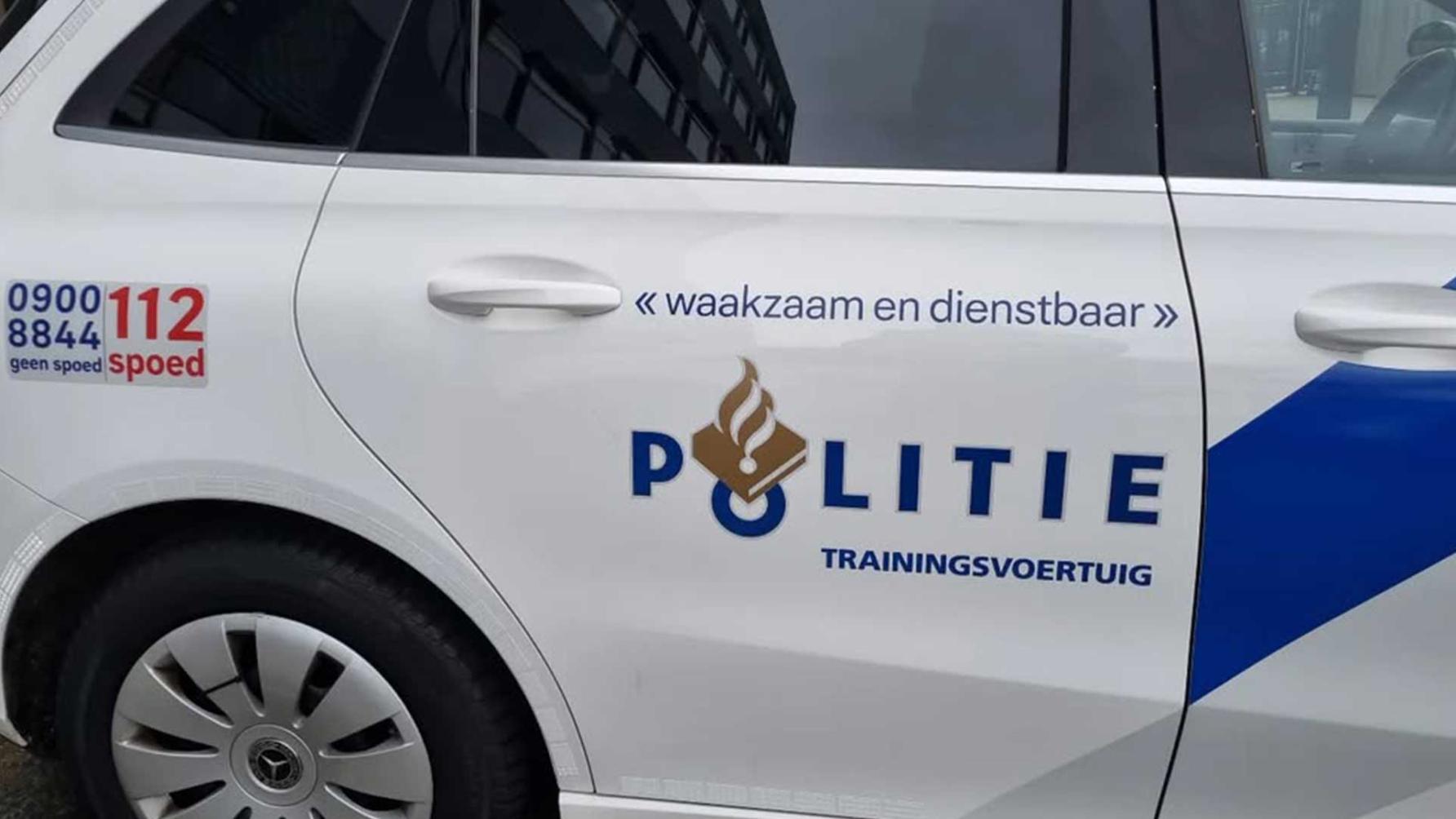 Waarom je soms politieauto's zonder rode strepen ziet rijden - TopGear