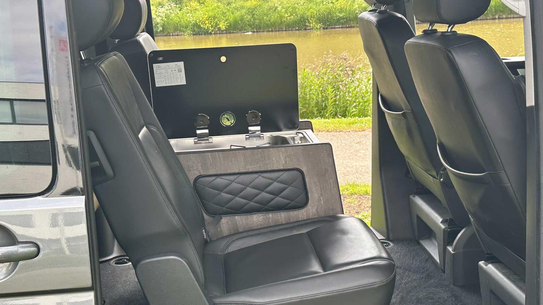 Deze VW Transporter met GTI-motor is officieel een camper