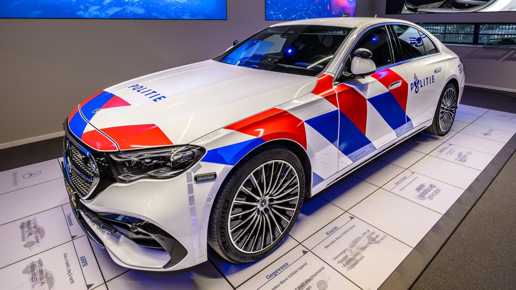 Politie neemt Mercedes E 450 d in ontvangst - TopGear