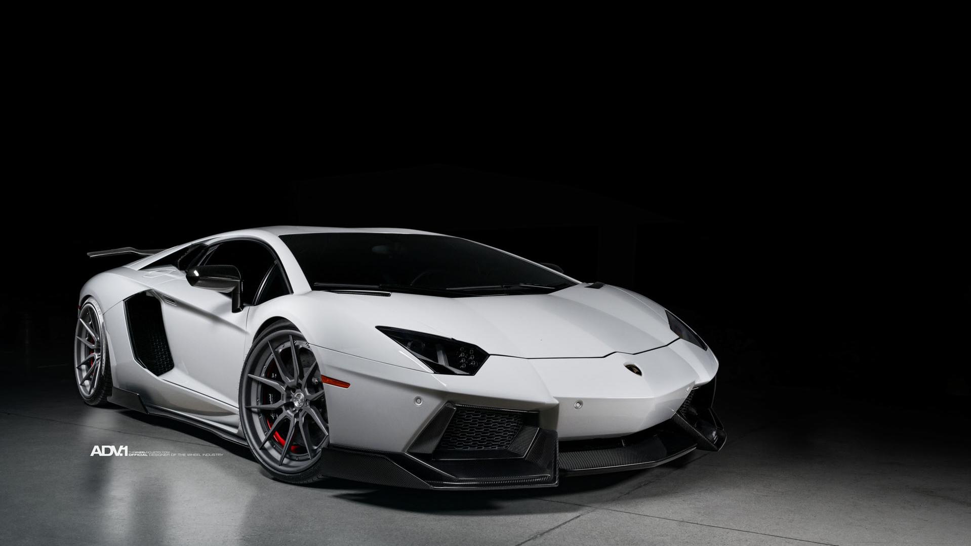 Lamborghini Aventador met ADV-1-wielen doorn 1016 Industries