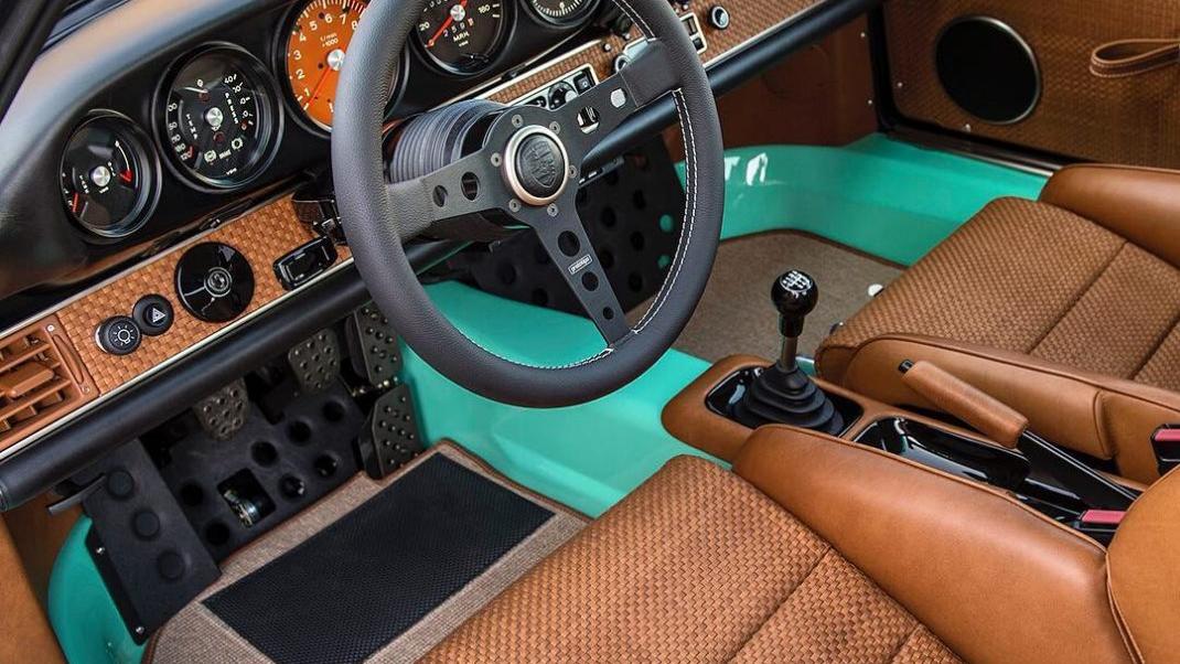 Singer Malibu is een turquoise pareltje van Singer Vehicle Design