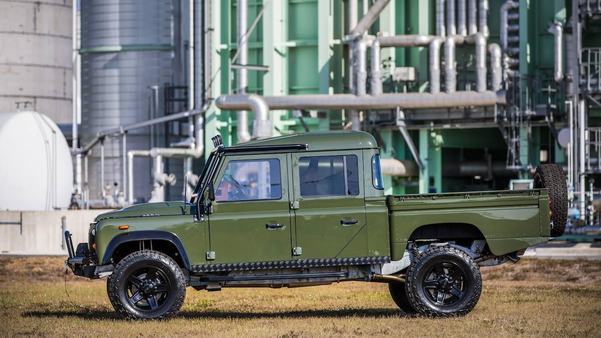 Land Rover Defender met Corvette-V8 - TopGear Nederland