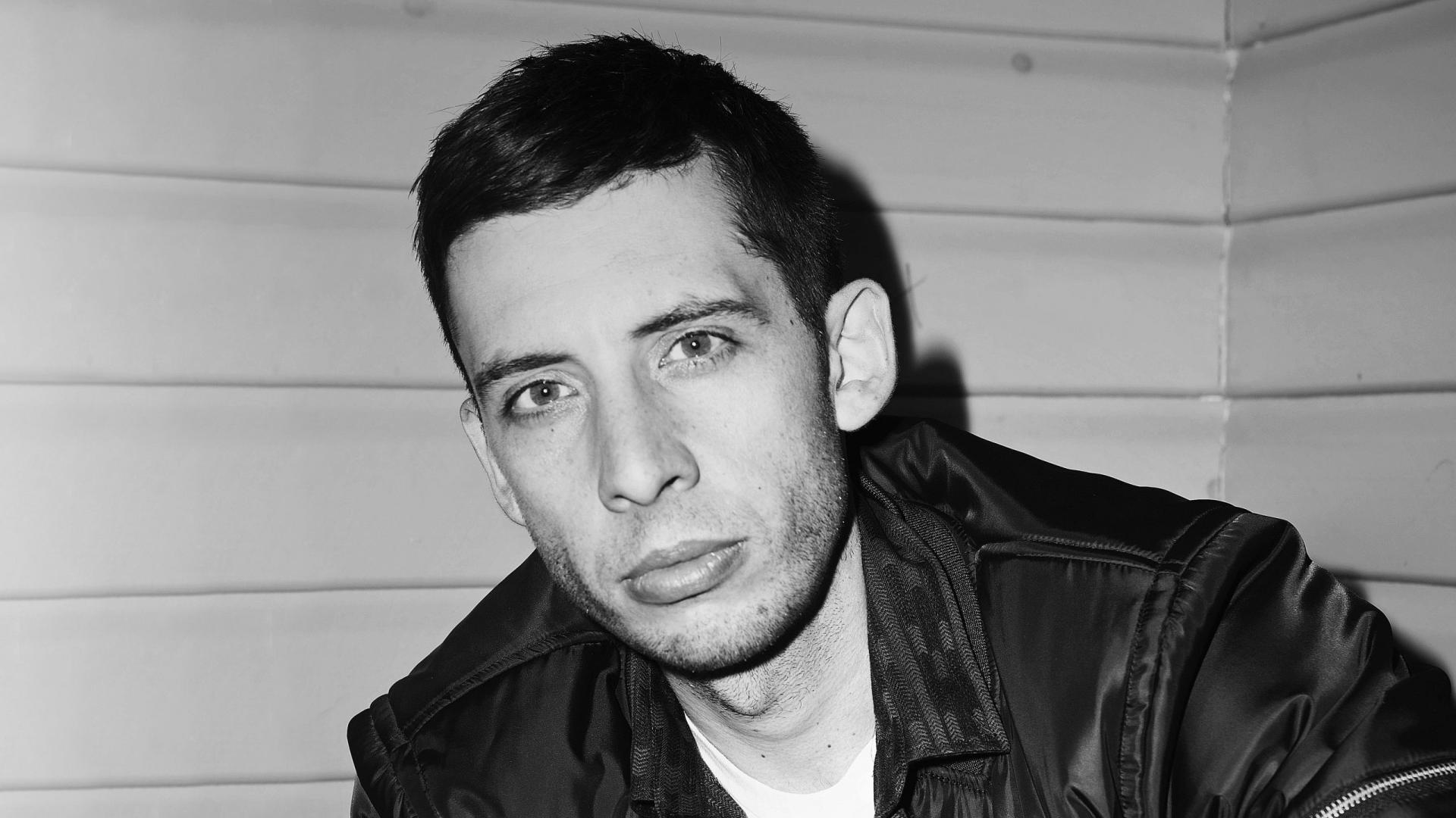 De auto's van Example (de muzikant) - TopGear Nederland