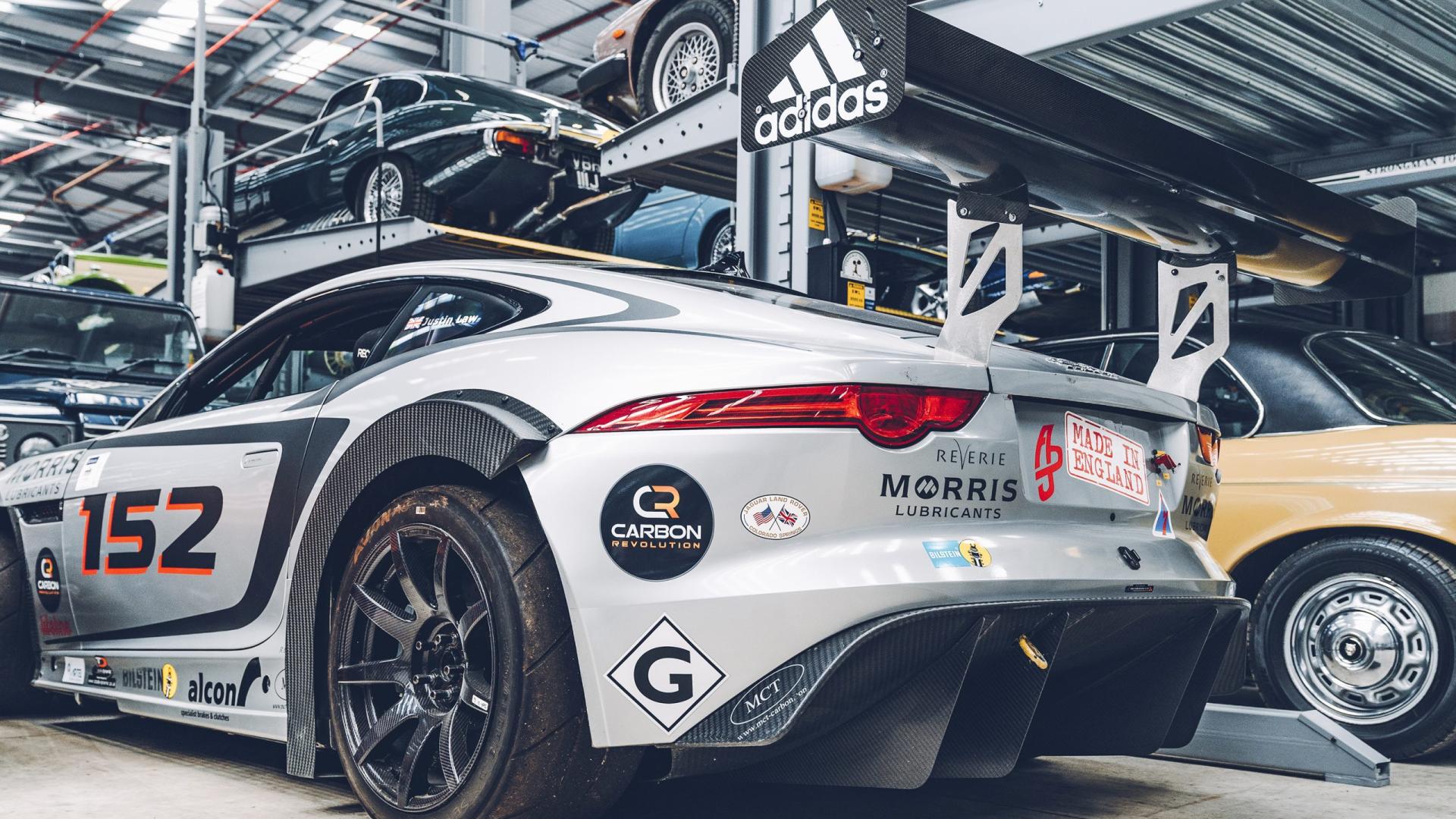 In de fabriek van JLR Classic Works - TopGear Nederland