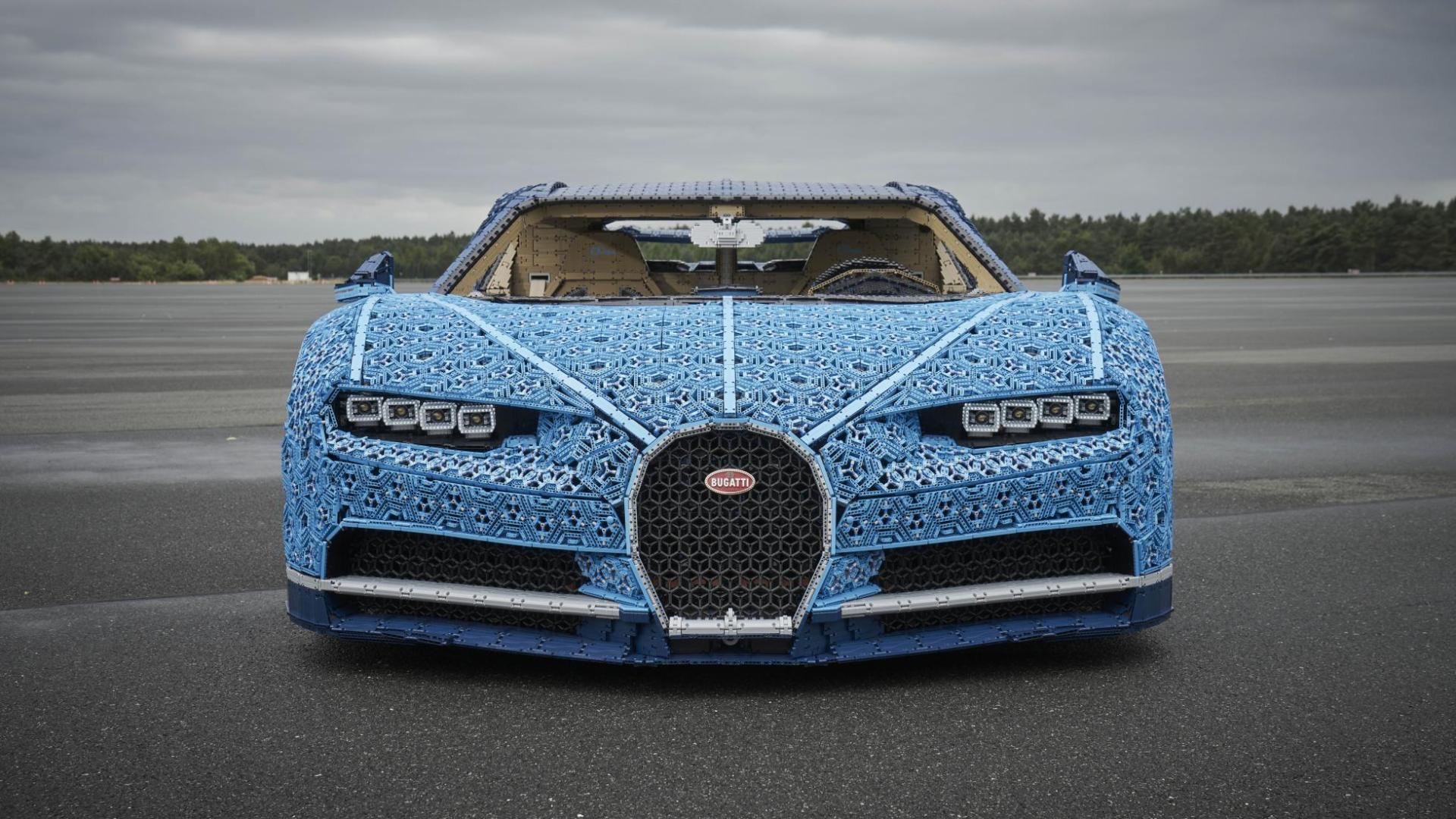 Levensgrote Lego Bugatti Chiron rijdt echt - TopGear