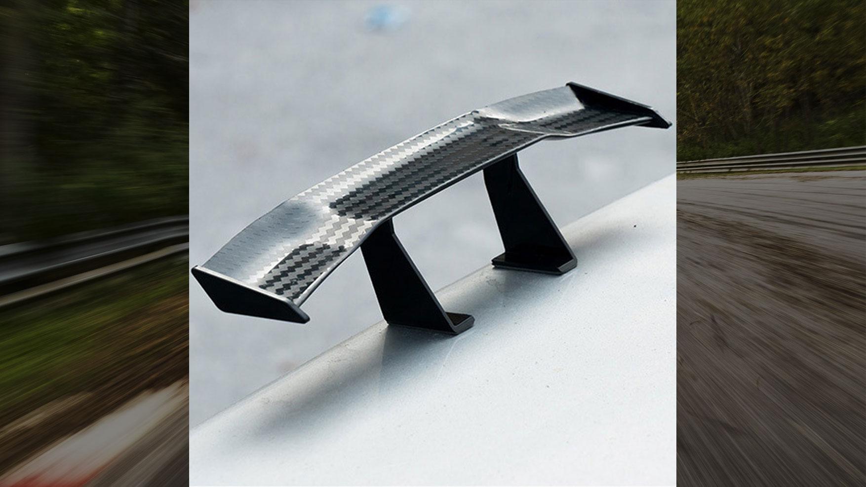 De kleinste spoiler ter wereld haal je op Ali - TopGear Nederland