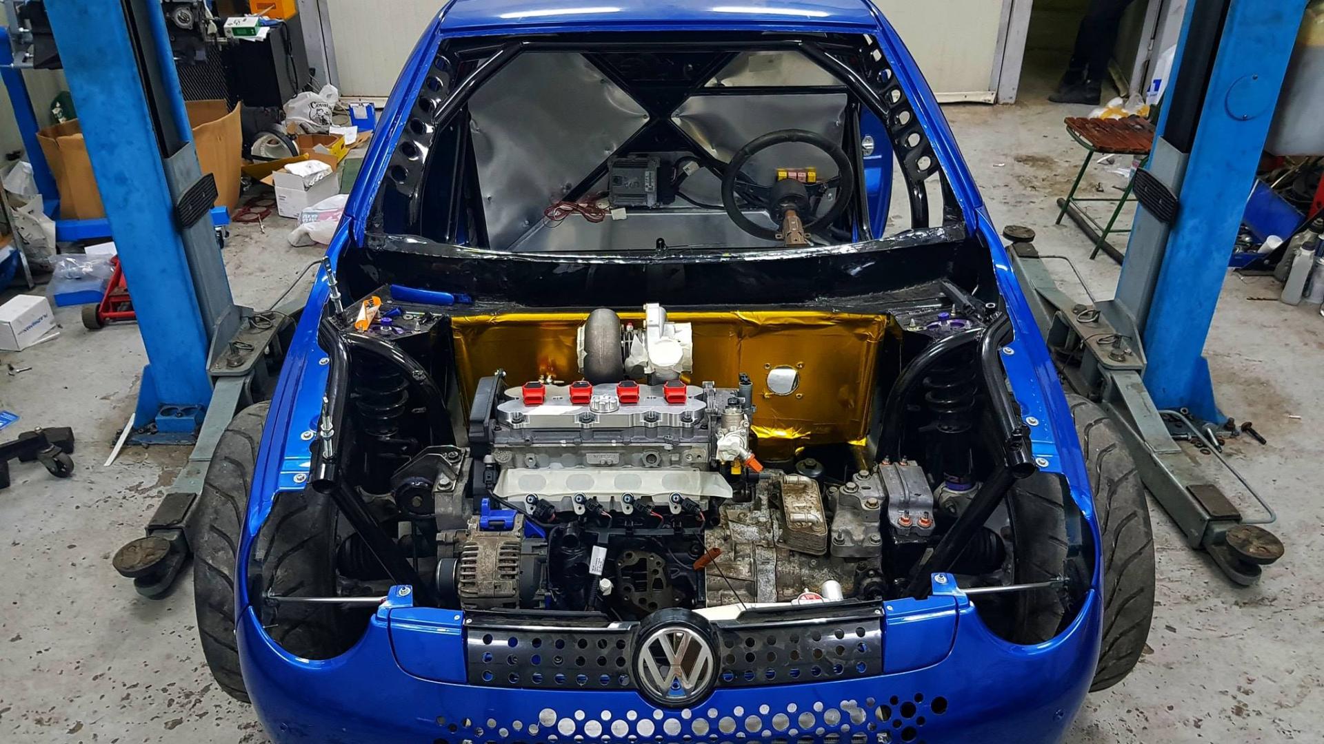 VW Lupo met twee GTI-motoren en 1.243 pk - TopGear