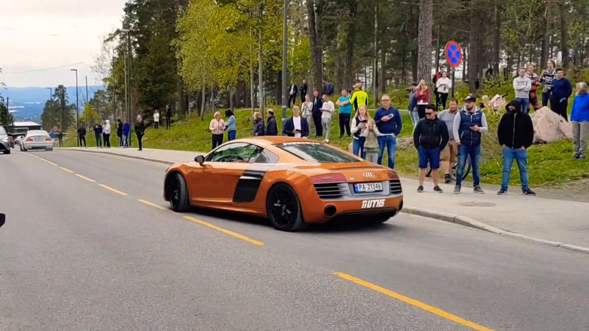 122 supercars racen over de Autobahn met 250+ - TopGear Nederland