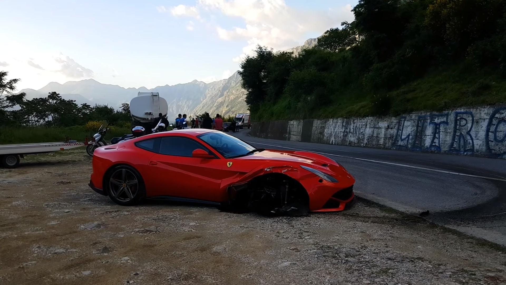 Ferrari F12 Berlinetta crasht op sneue wijze - TopGear Nederland