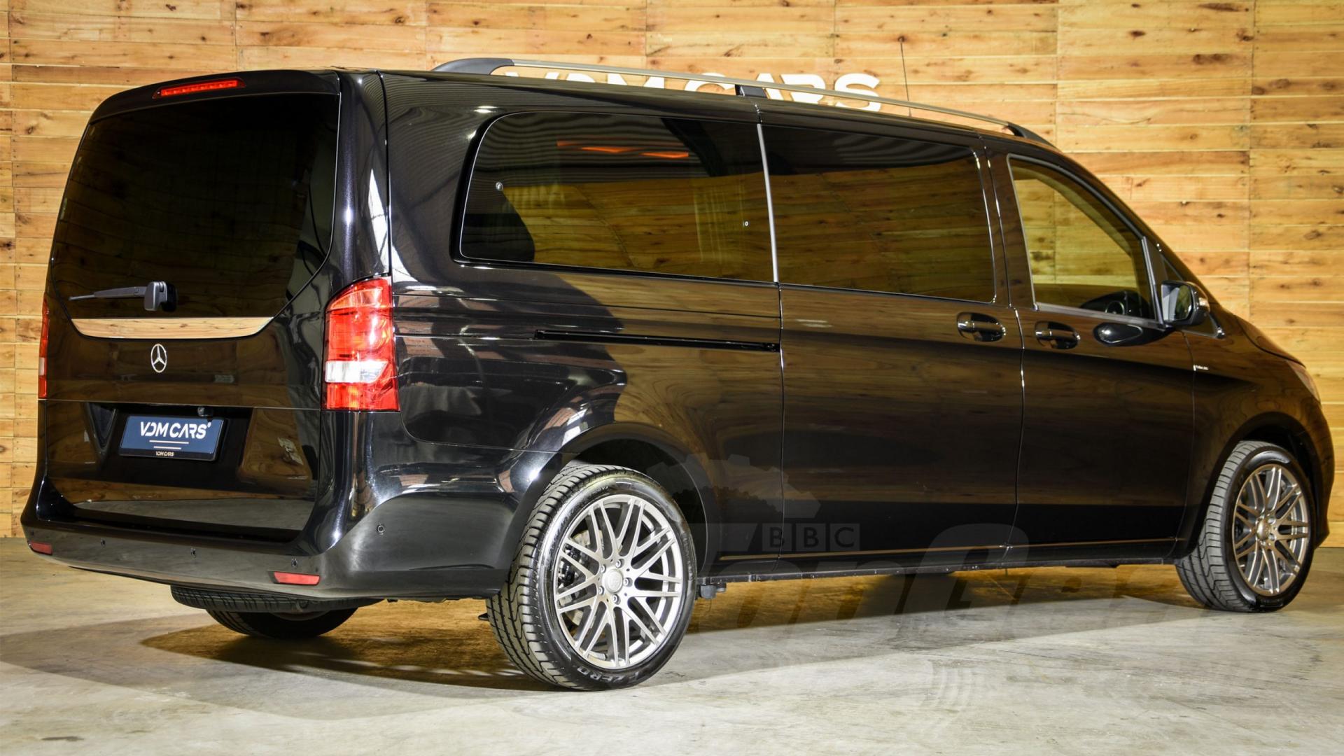 De Mercedes V-klasse van Rapper Boef - TopGear Nederland