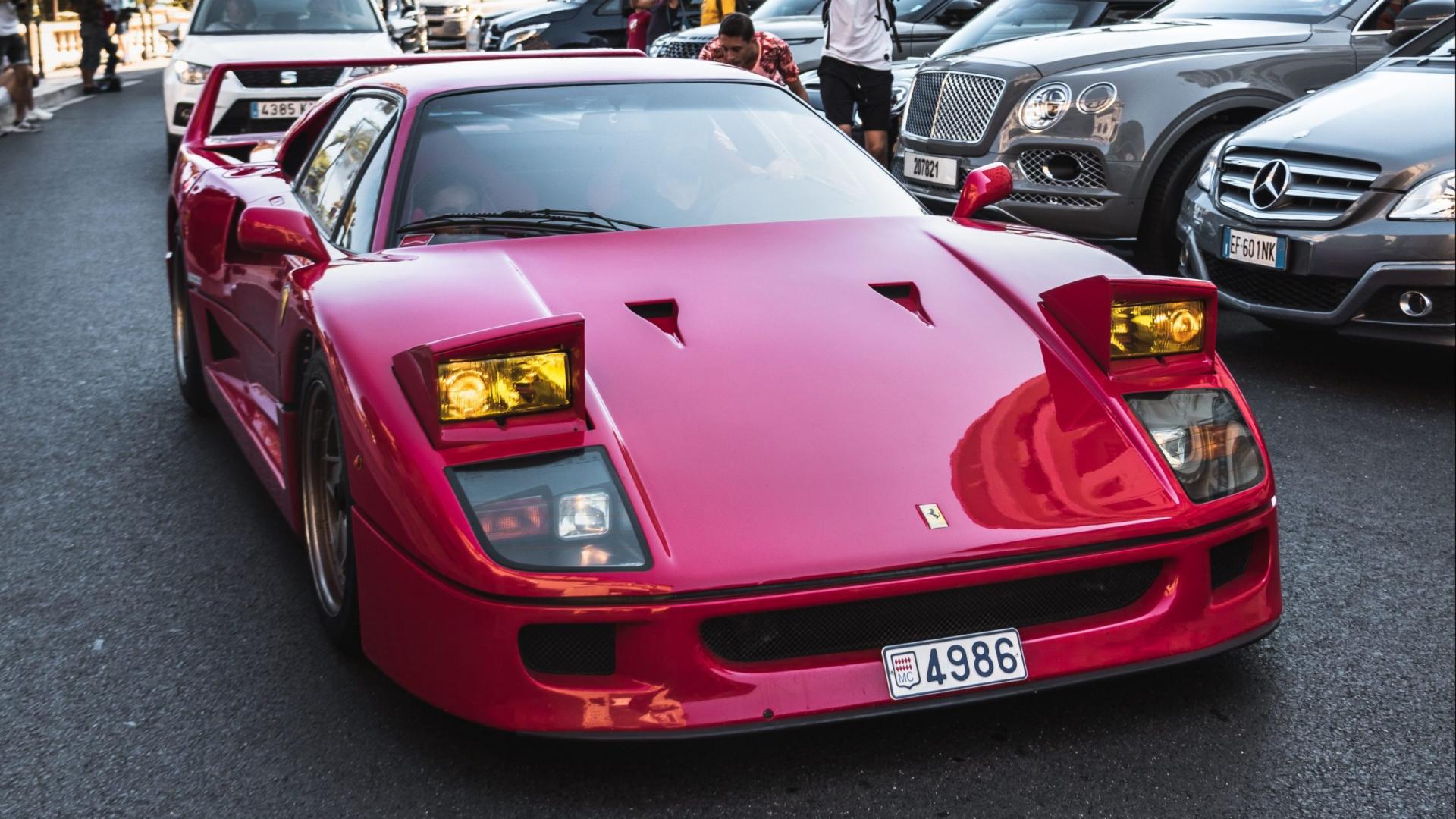 Ferrari F40 brandt uit in Monaco - TopGear Nederland