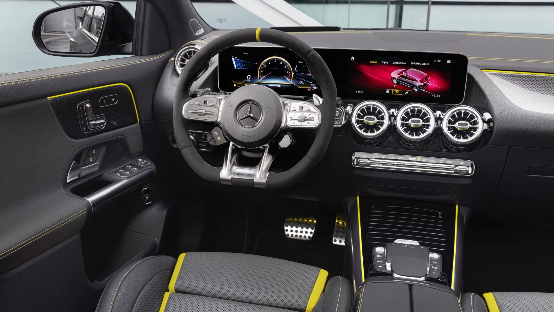 Mercedes-AMG GLA 45 S is hoog en heet - TopGear Nederland