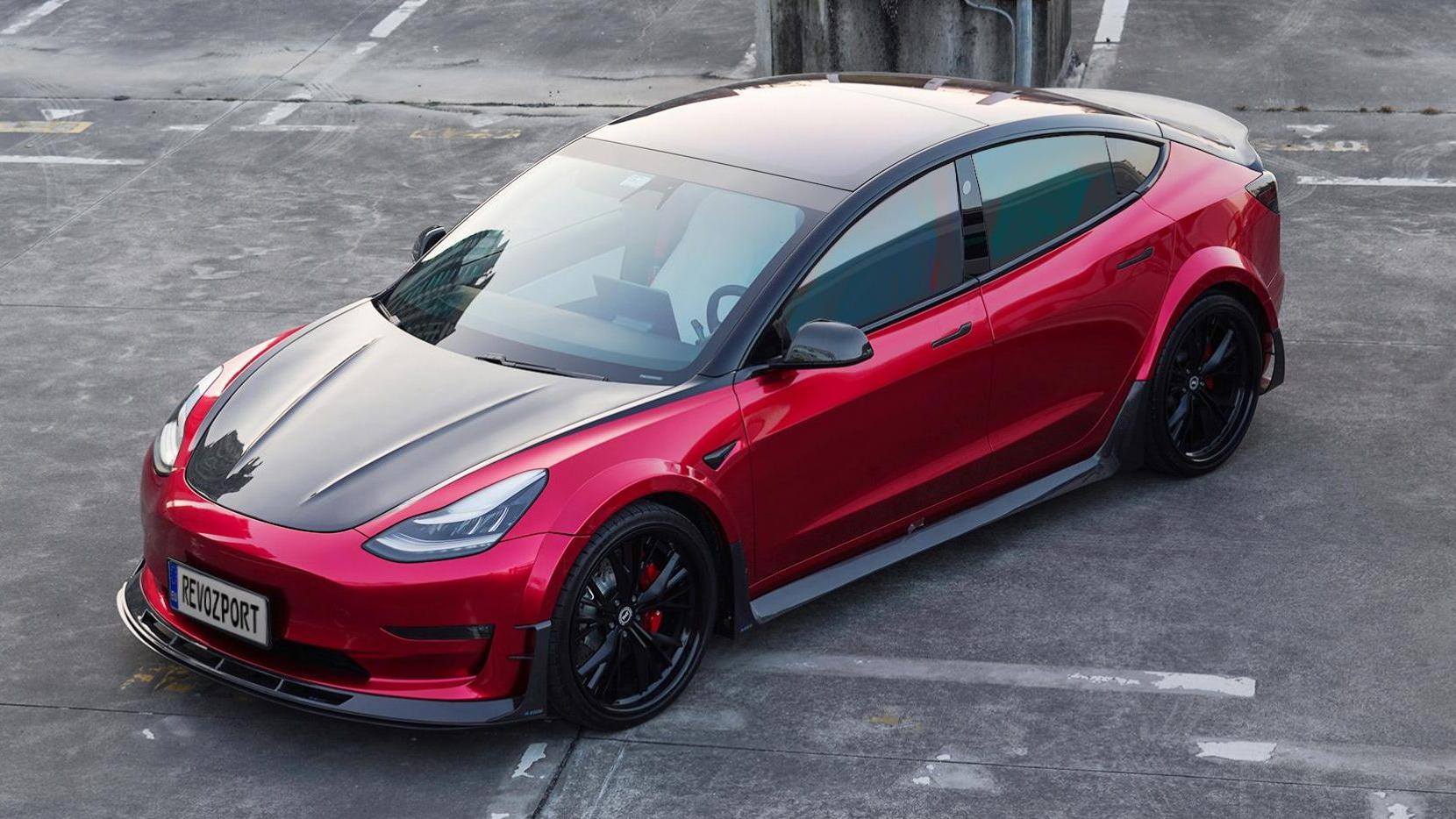 Tesla Model 3 met actieve aerodynamica van RevoZsport - TopGear