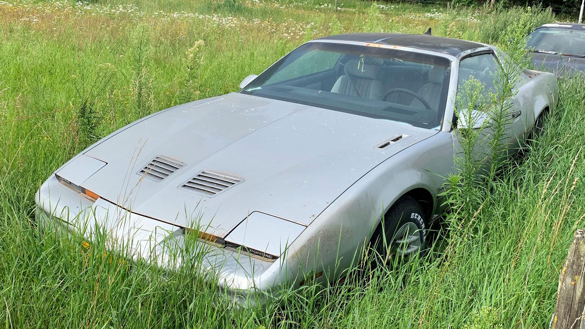 Verlaten Mitsubishi 3000 GT, FTO en Pontiac Firebird - TopGear Nederland