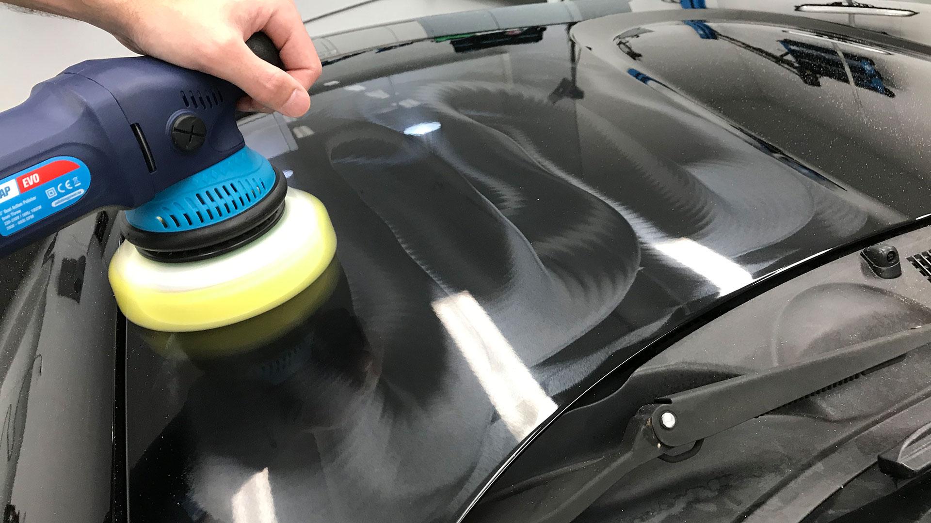 Zelf je auto polijsten. Hoe doe je dat? Wat is het risico? - TopGear