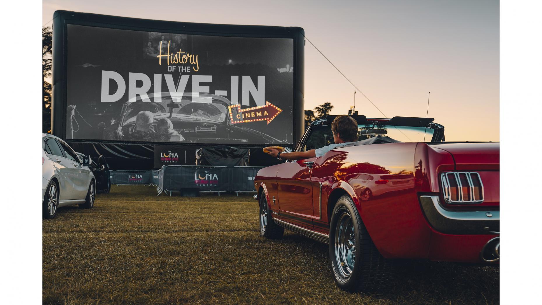 De eerste drive-in bioscoop had een bijzondere reden - TopGear NL