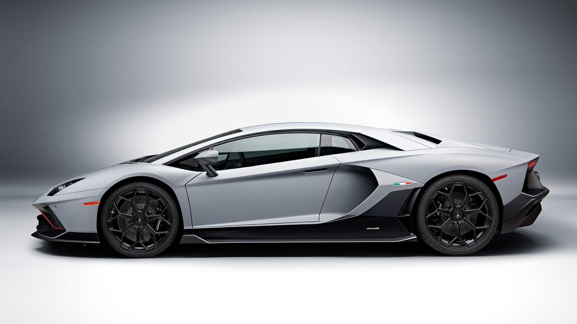 Lamborghini Aventador Ultimae is echt de laatste - TopGear Nederland