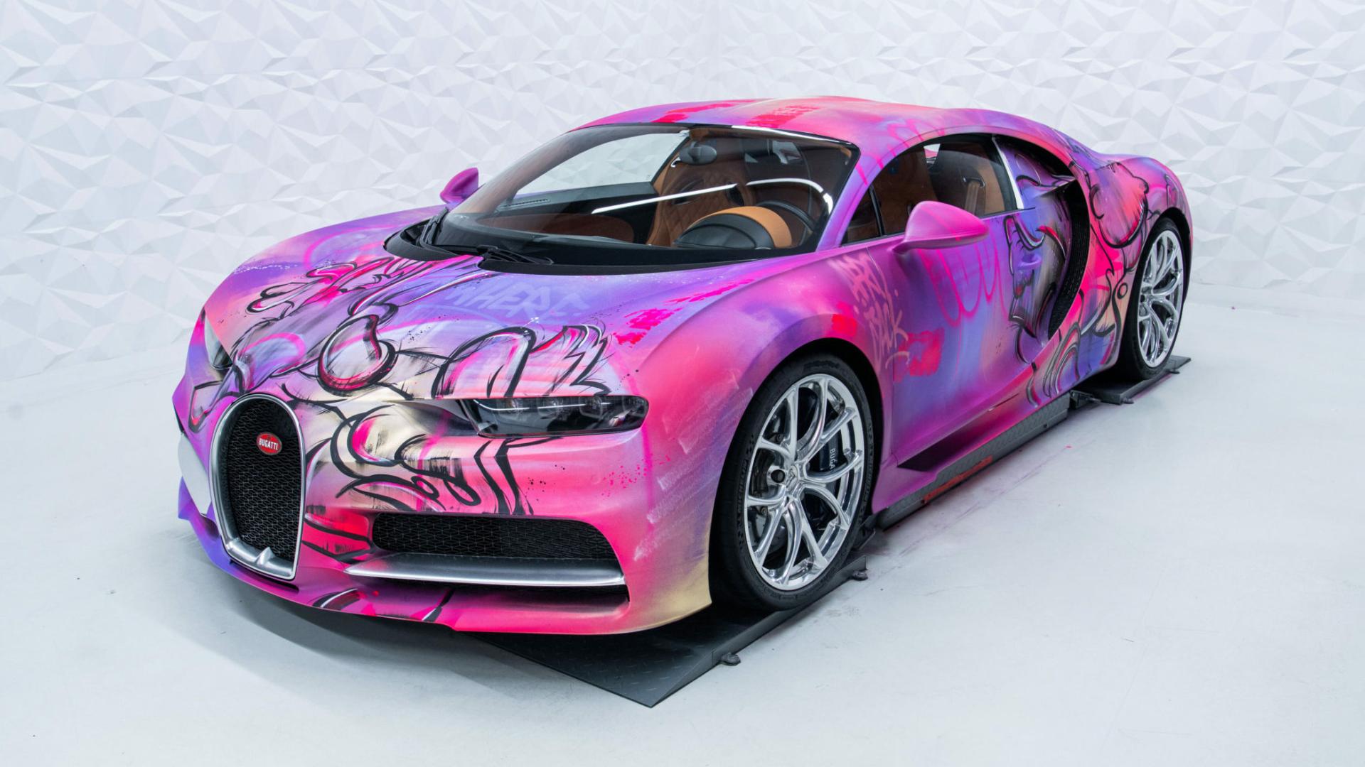 Afrojack laat Bugatti Chiron met graffiti bekladden voor clip