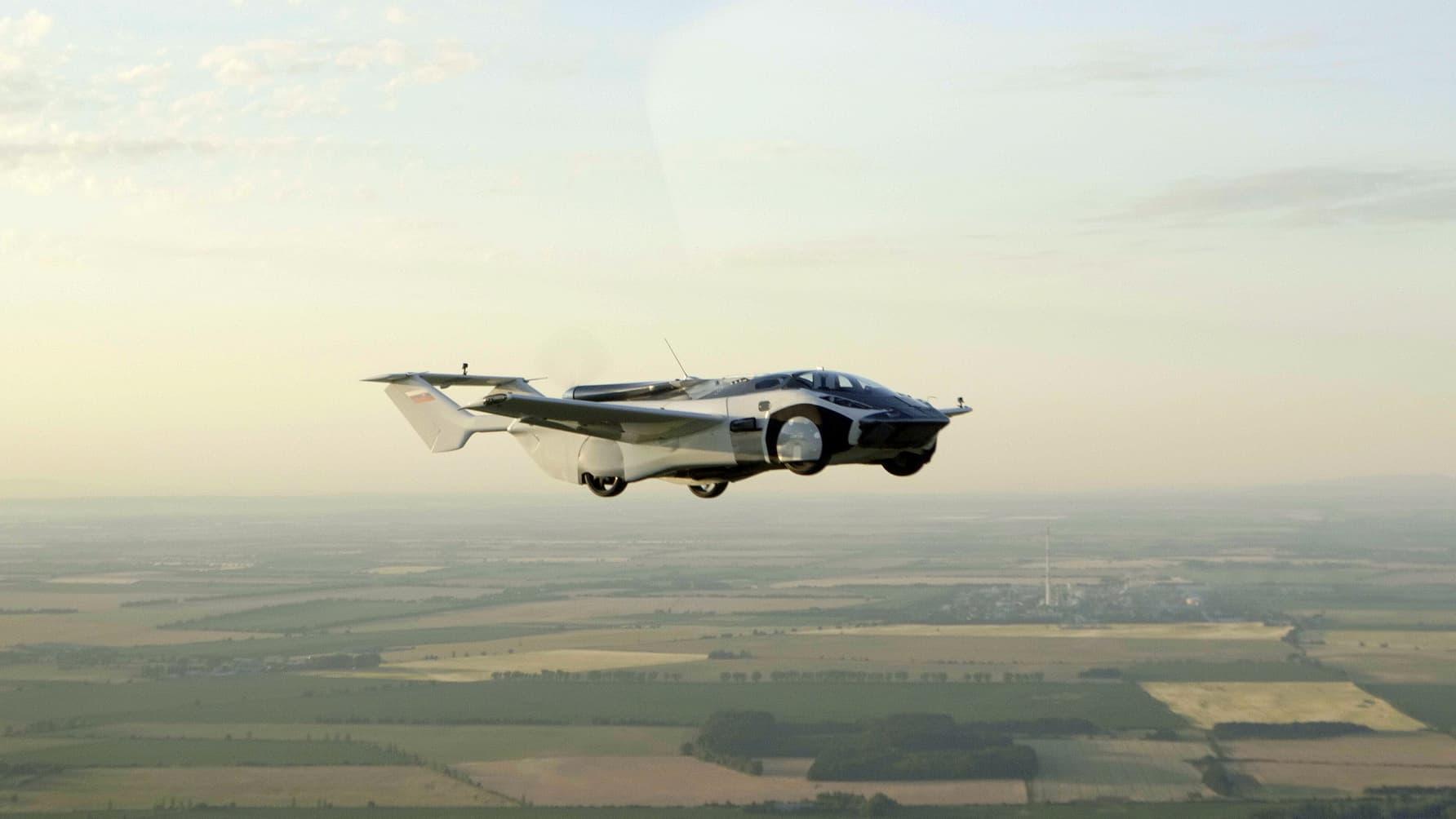 De AirCar (met een BMW-motor) mag officieel de lucht in - TopGear