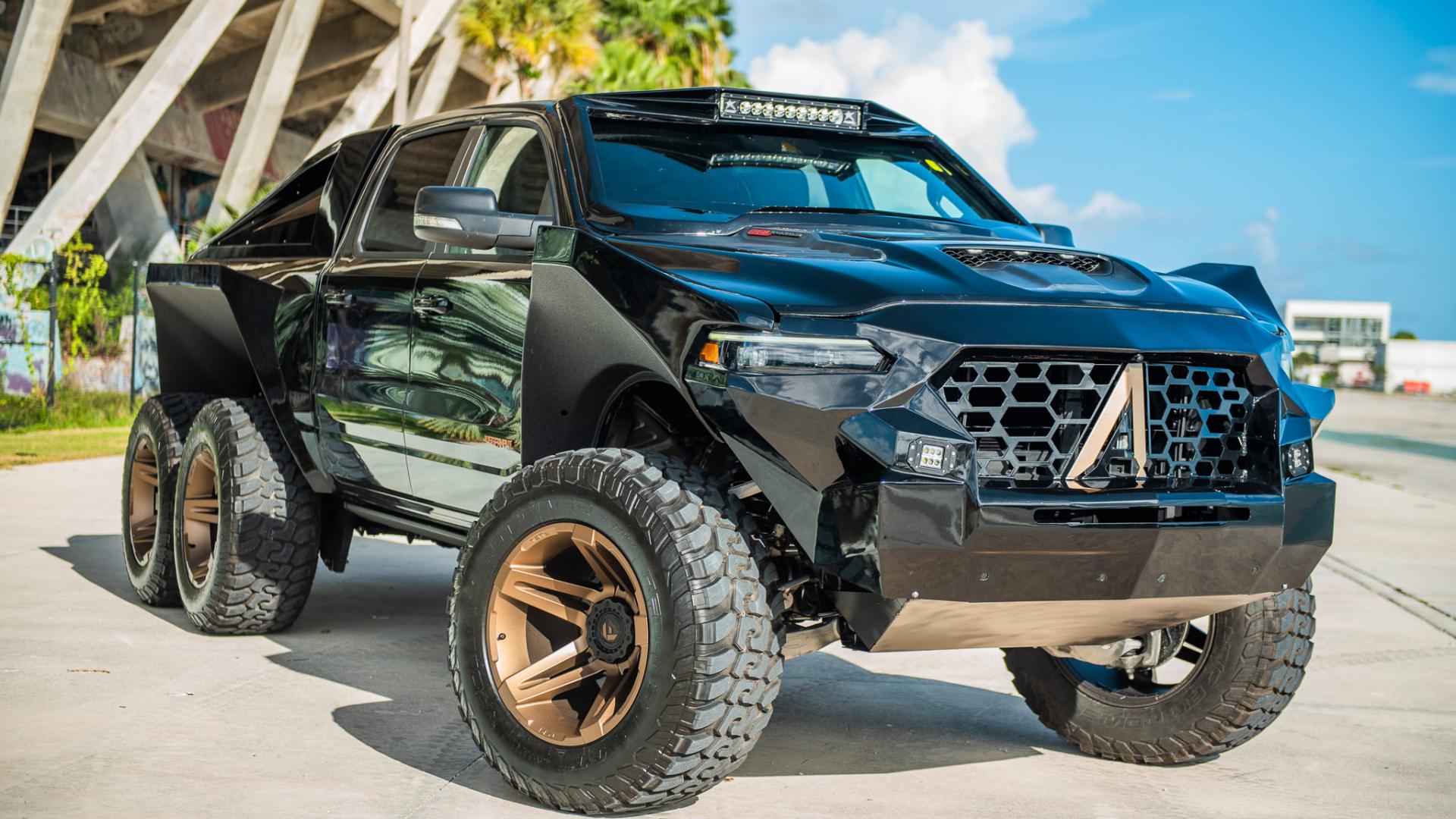 Deze Apocalypse Juggernaut 6x6 van bijna 7 meter is direct leverbaar