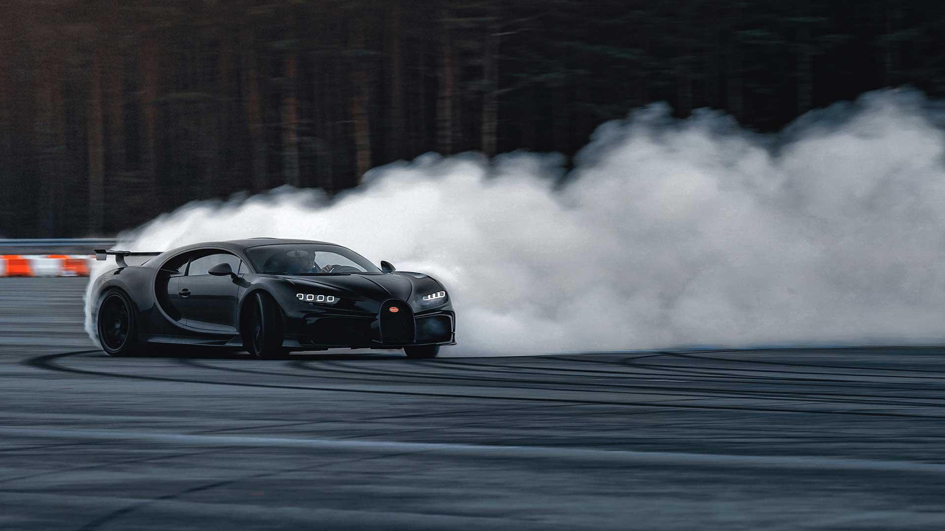 Kijk hoe een Bugatti Chiron Pur Sport drift - TopGear
