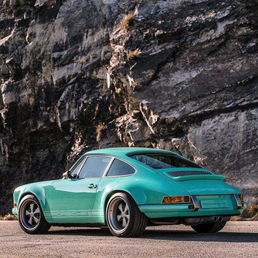 Singer Malibu is een turquoise pareltje van Singer Vehicle Design