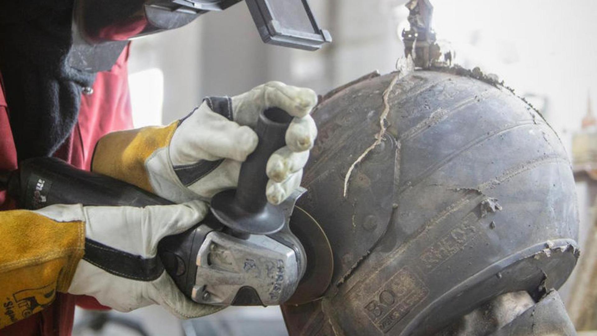 Een van deze standbeelden van Ayrton Senna kan van jou zijn - TopGear