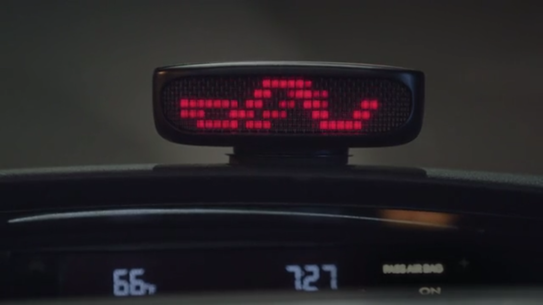 Dashbot maakt dure navigatiesystemen overbodig - TopGear Nederland