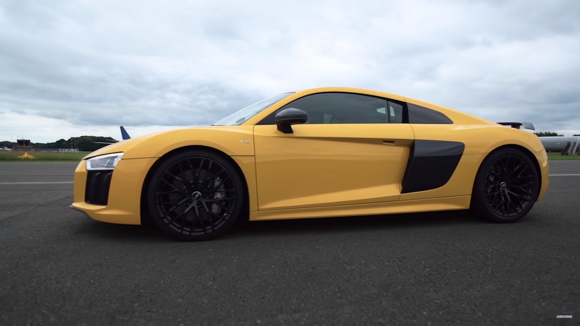 Audi R8 V10 Plus vs Audi RS 6 vs Audi S8 in een dragrace - TopGear