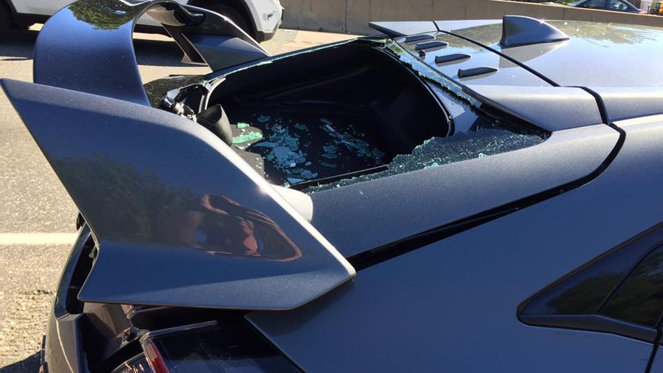 Gloednieuwe Honda Civic Type R crasht nu al - TopGear