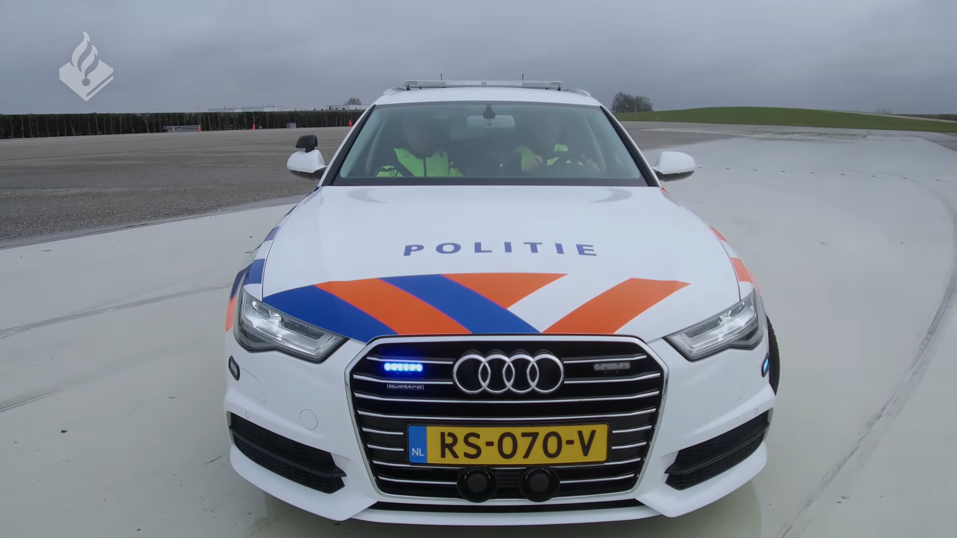 Audi A6 van de Politie VS de ramkraak-RS'en - TopGear Nederland