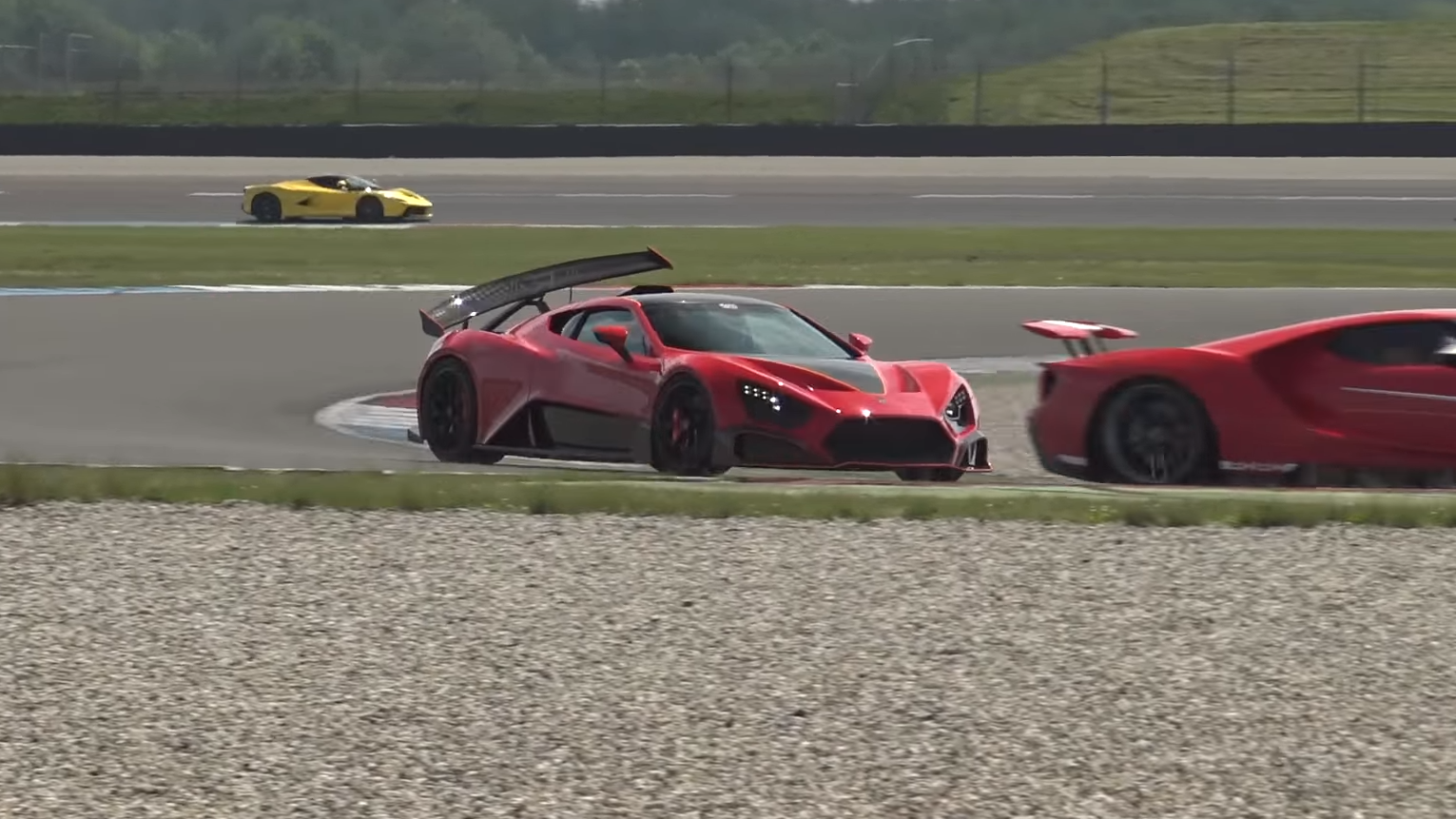 Zenvo TSR-S: actieve spoiler in actie op TT Circuit Assen