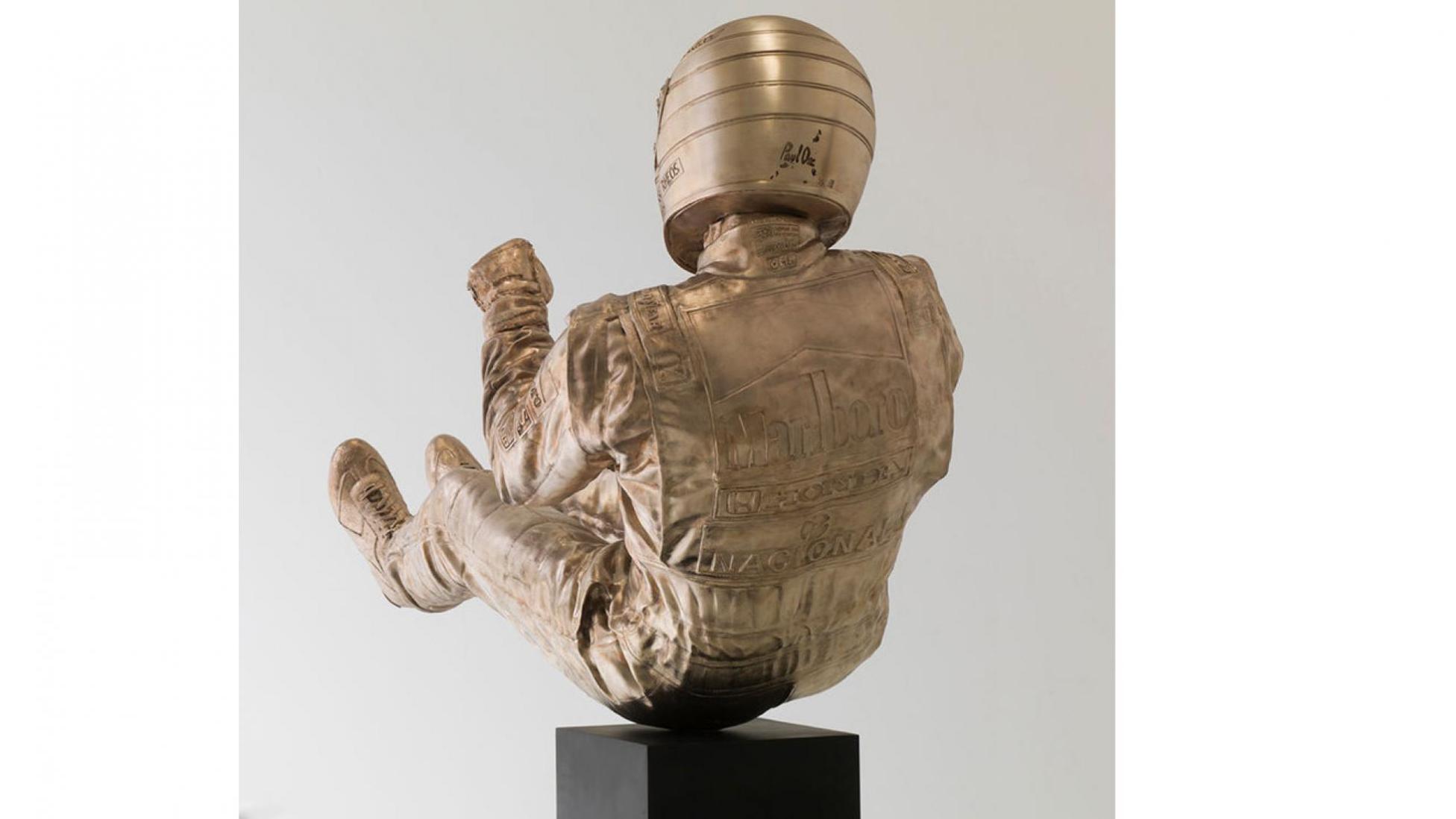 Een van deze standbeelden van Ayrton Senna kan van jou zijn - TopGear