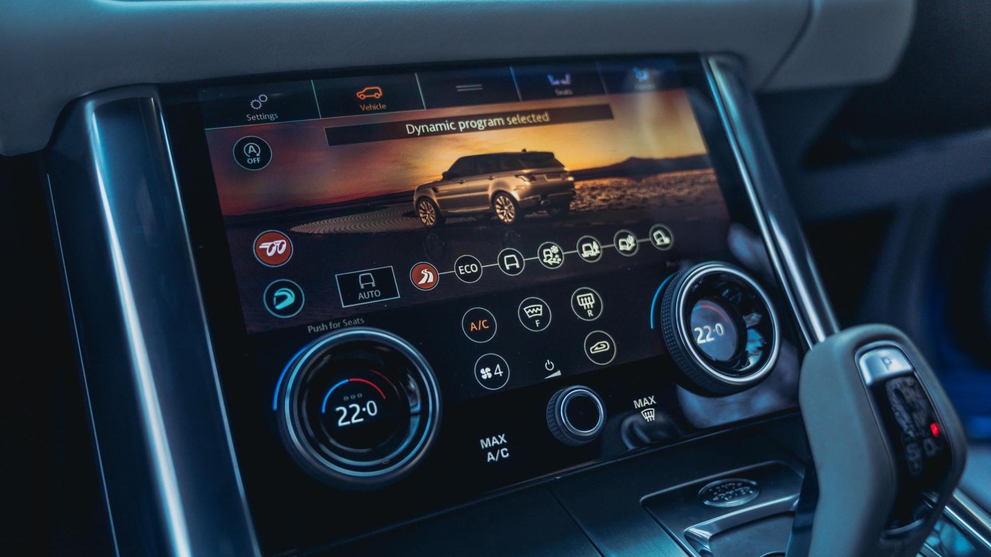 Jeep Trackhawk vs Range Rover Sport SVR - rijtest en specs - TopGear