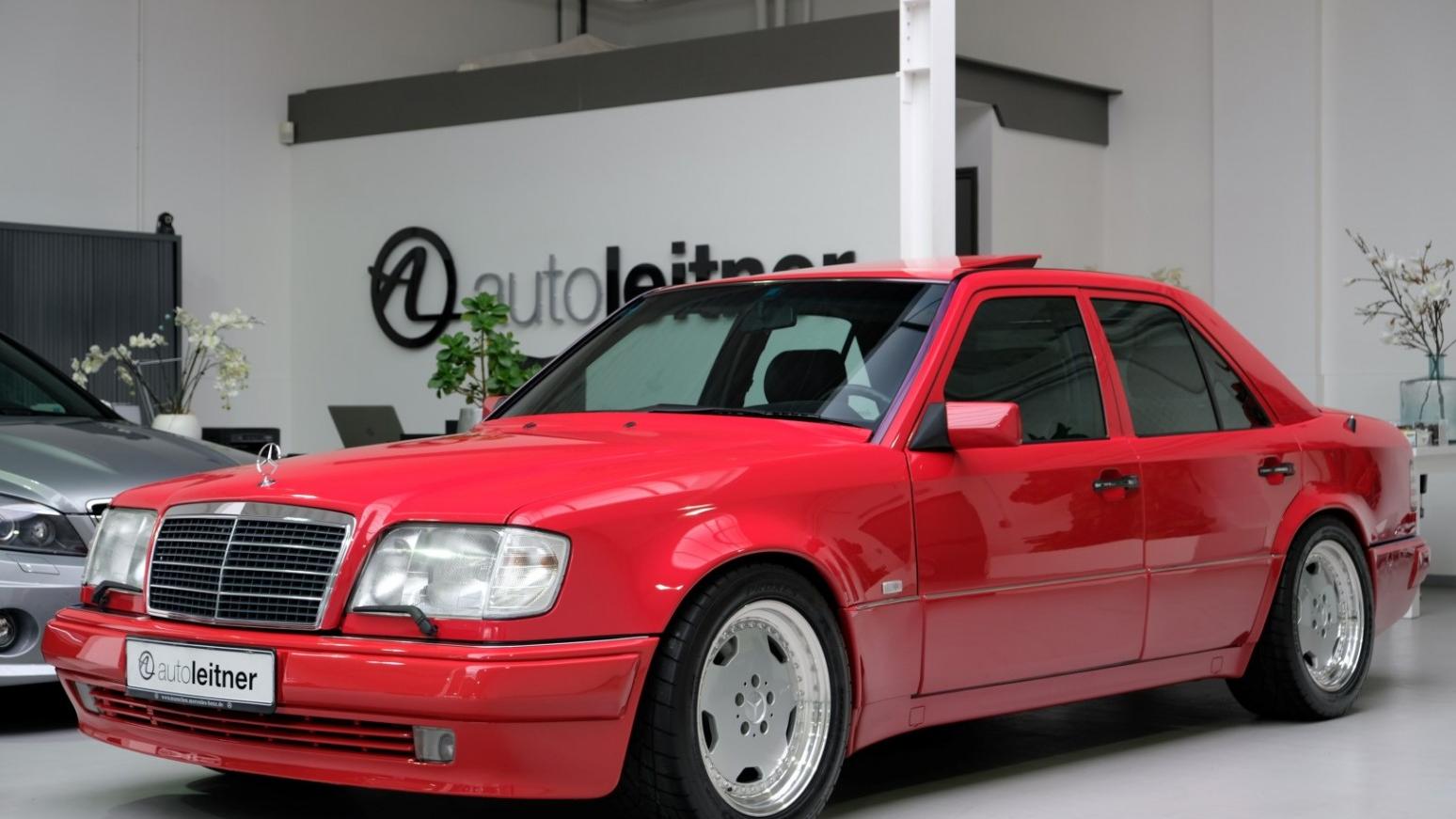 Tweemaal Mercedes E 60 AMG te koop - TopGear Nederland