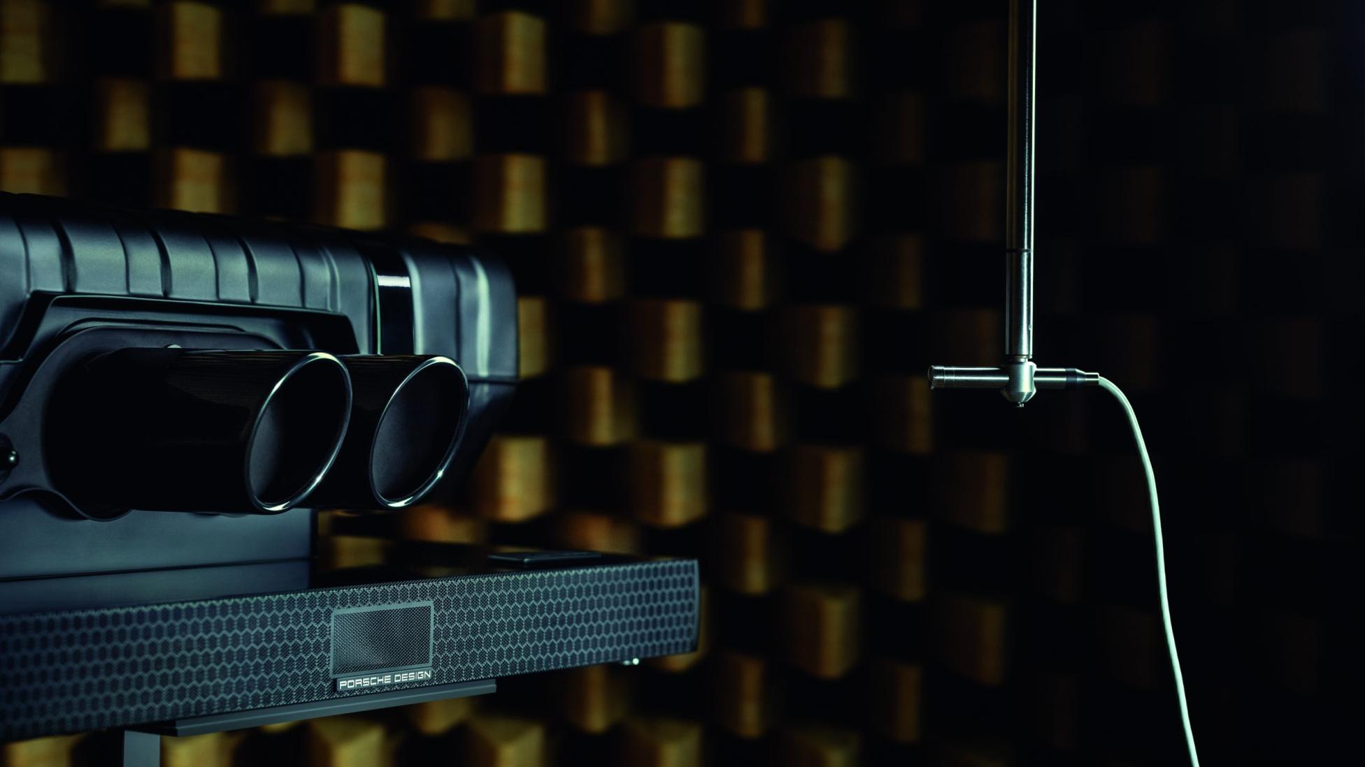 Porsche Design 911 Soundbar Black Edition - TopGear