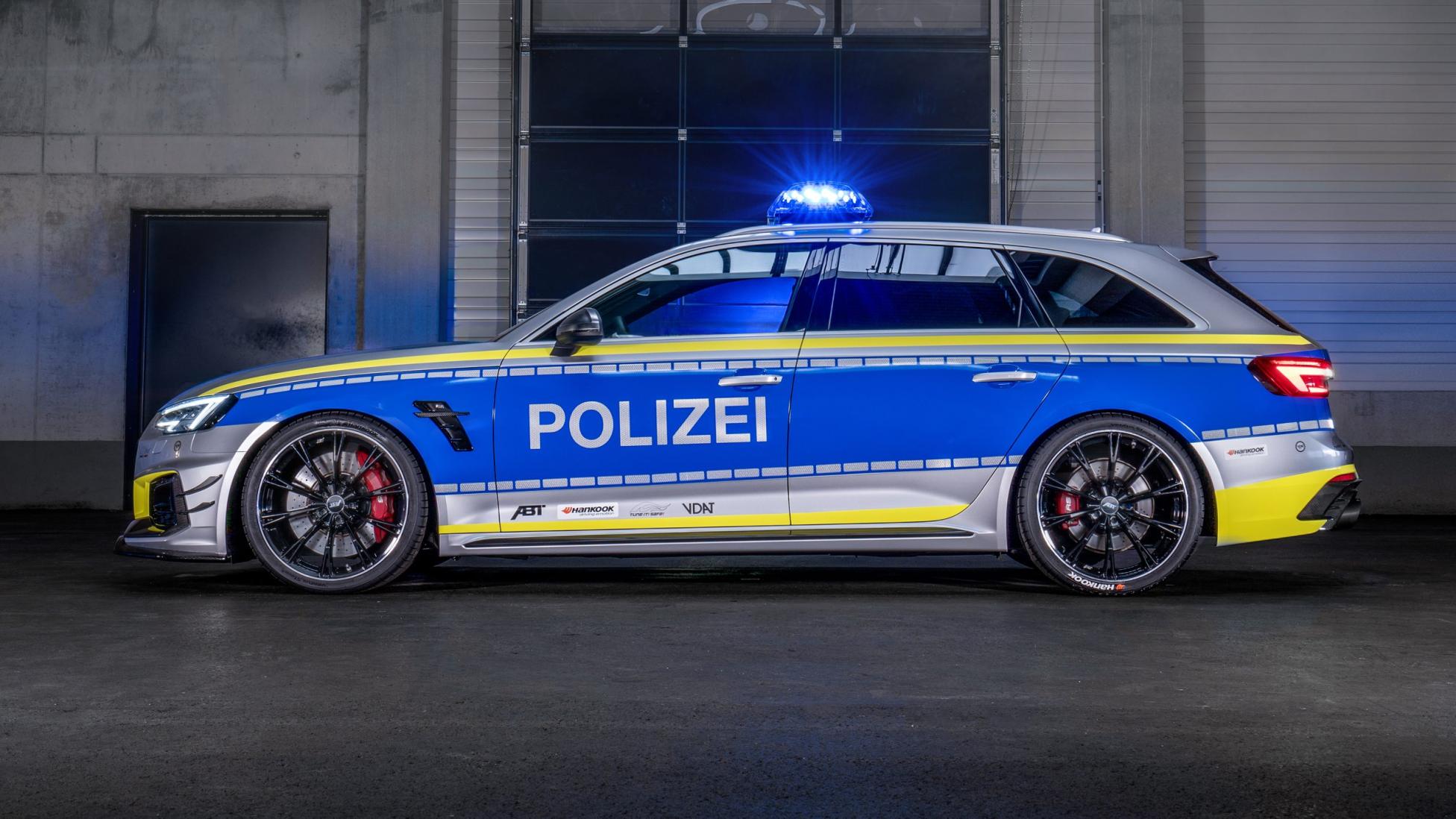 Politie-Abt Audi RS 4-R treedt op tegen knakentuning - TopGear