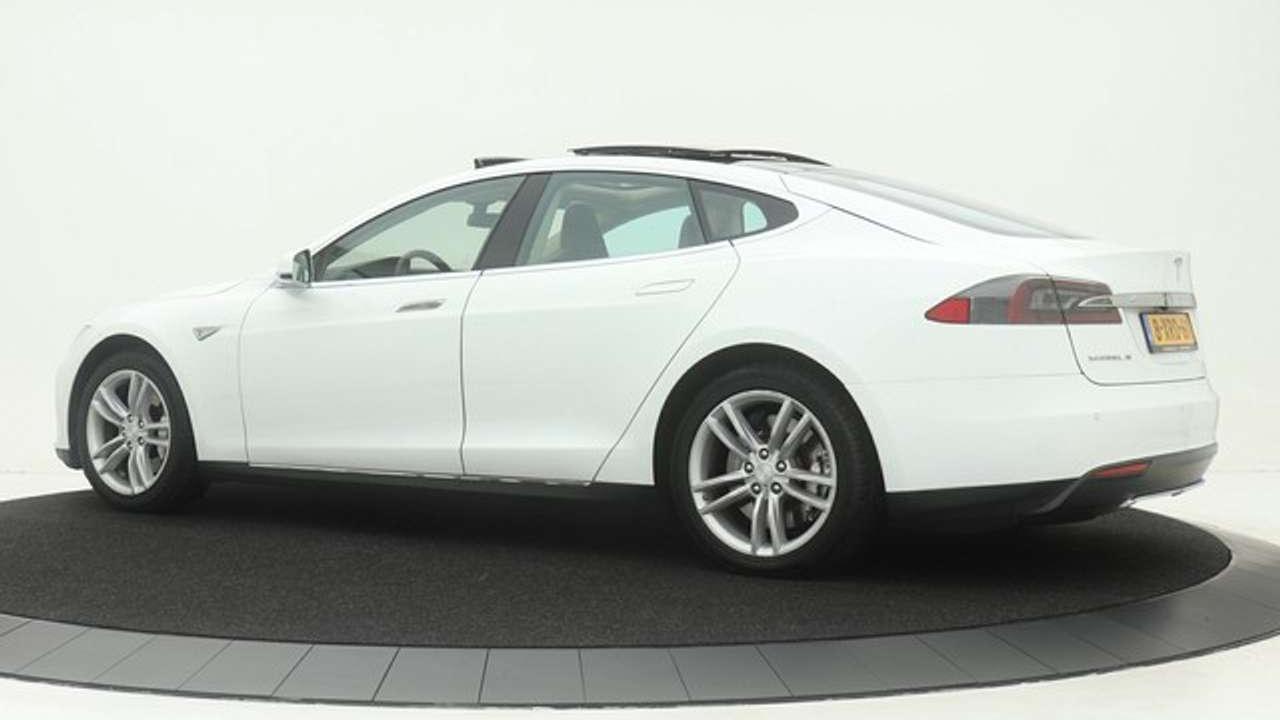 Goedkoopste Tesla van Nederland - TopGear Nederland