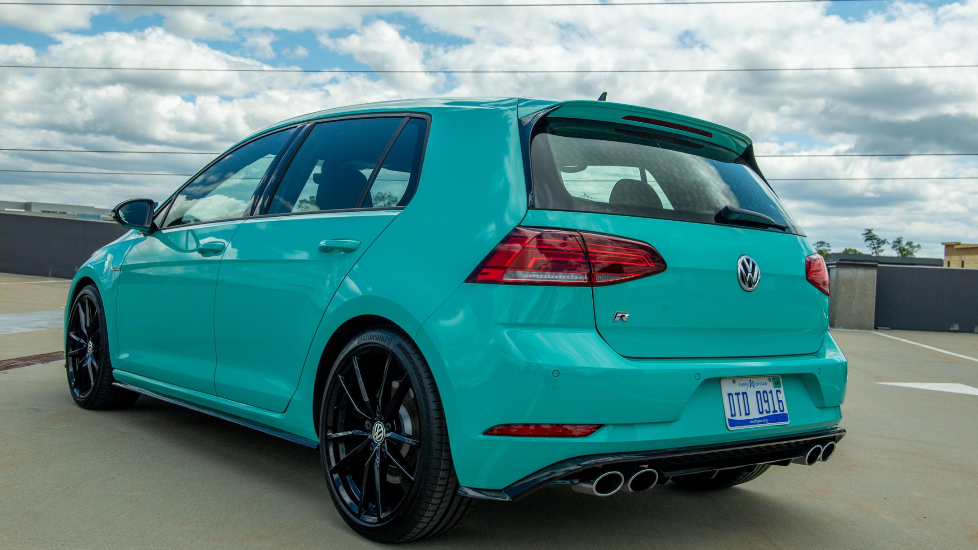 Zeldzaam: Spektrum-kleuren voor de Volkswagen Golf R - TopGear