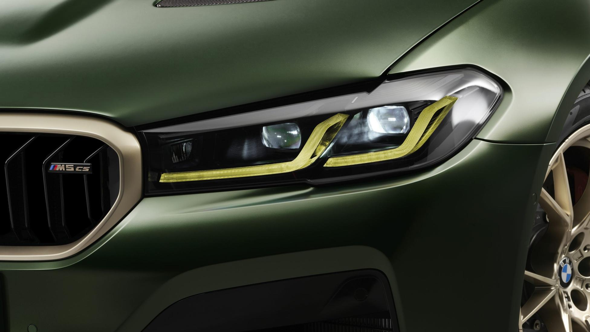 Waarom hebben sommige auto’s gele koplampen? - TopGear