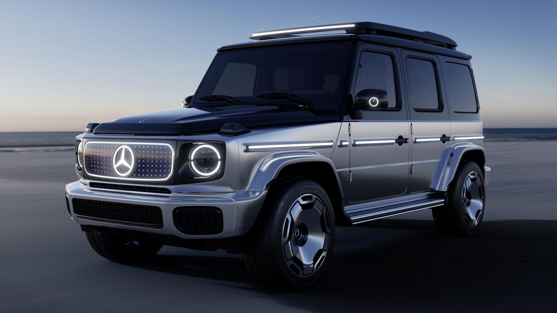 Elektrische Mercedes G-klasse draait 360 graden (tank turn van de EQG)