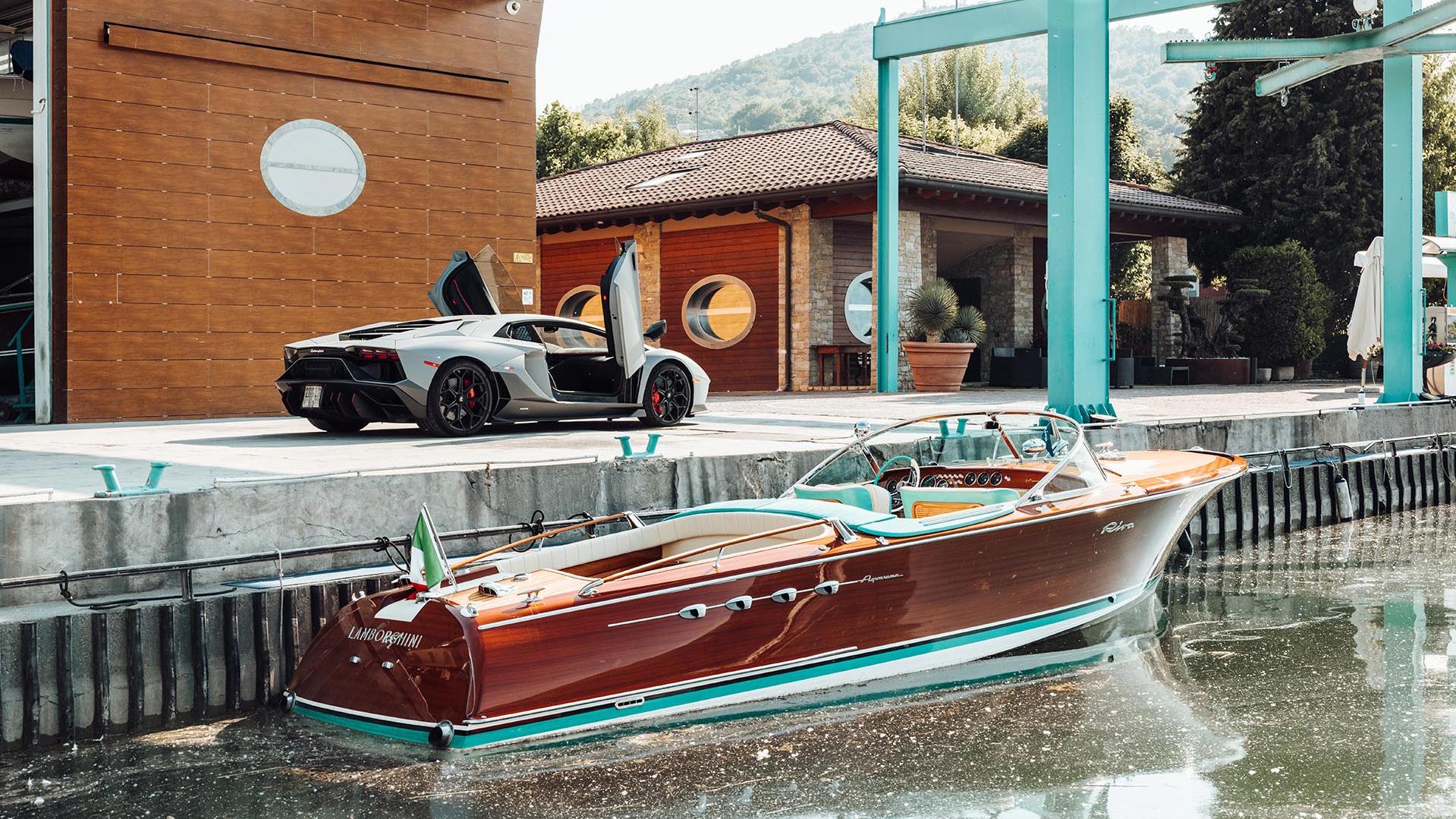 Deze Riva-boot heeft twee (!) Lamborghini V12-motoren aan boord