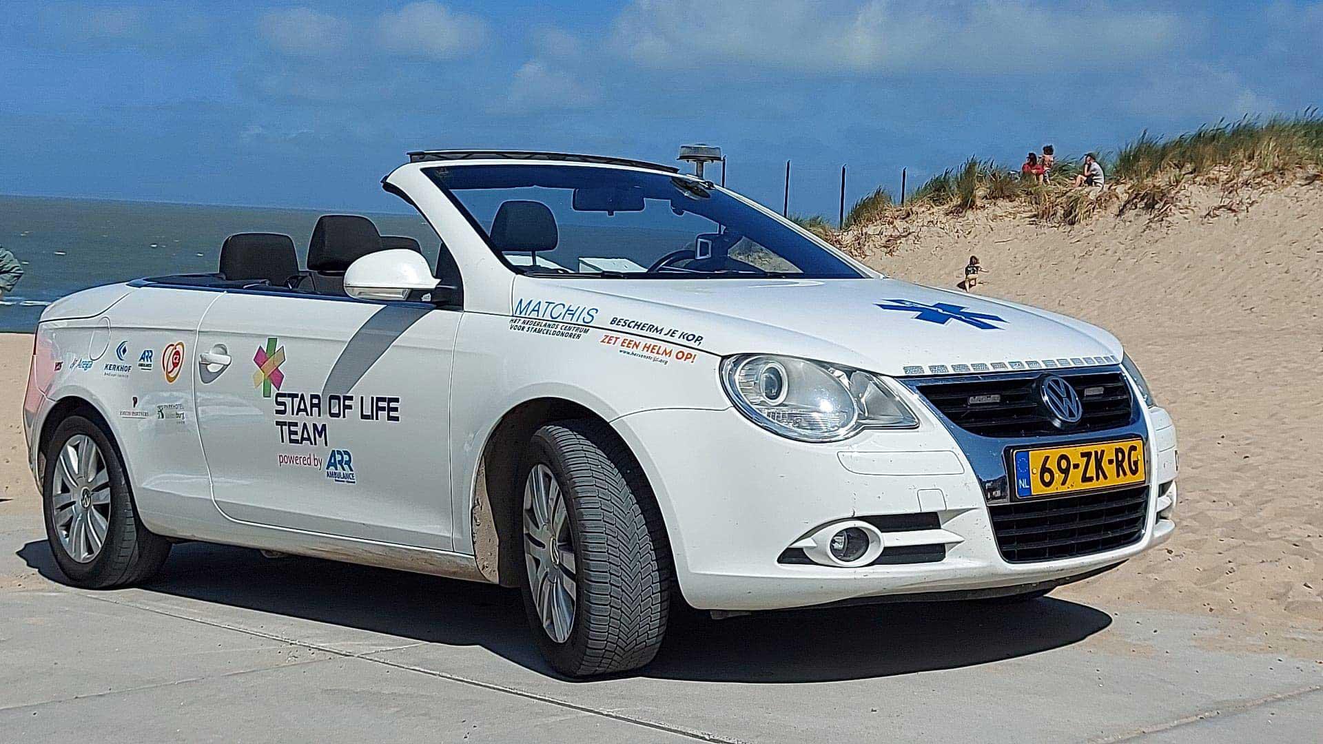 Deze BMW 6-serie Cabrio is een échte ambulance