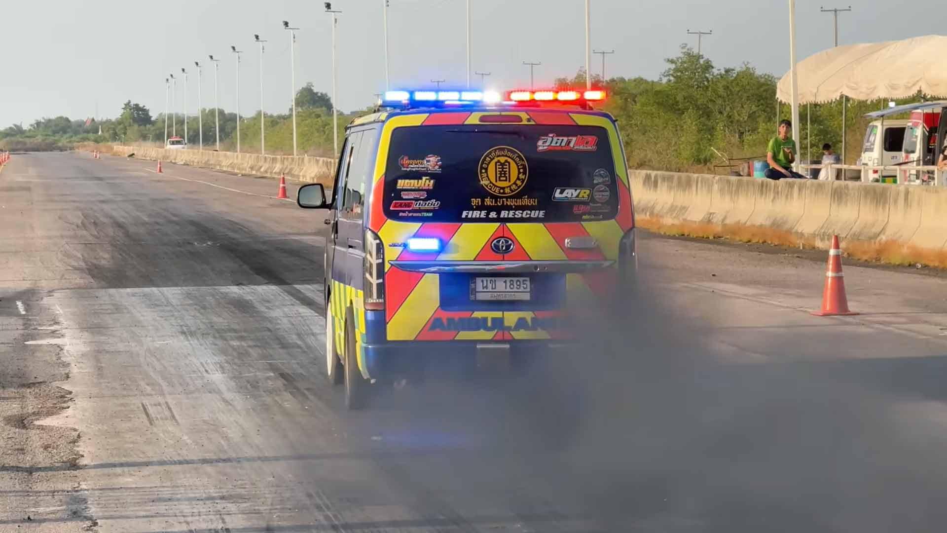 Waarom ambulances in Thailand getuned zijn - TopGear